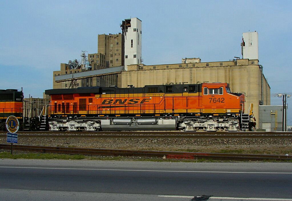 BNSF 7642
